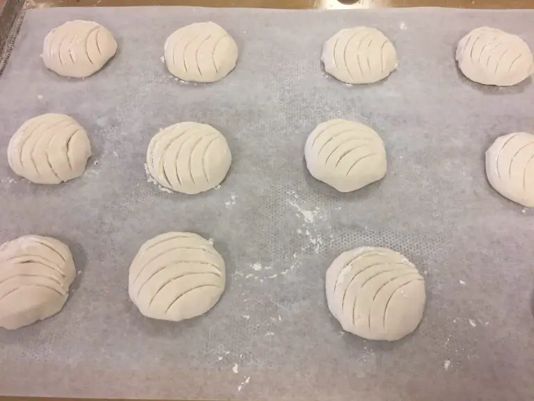 Easy Mexican Concha Bread Recipe Gimme Yummy Recipes