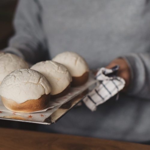 Easy Mexican Concha Bread Recipe - Gimme Yummy Recipes