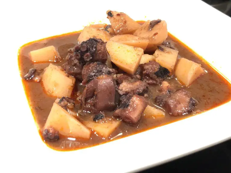 Azorean Portuguese Octopus Stew Recipe (Polvo Guisado) - Gimme Yummy